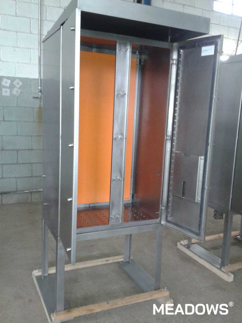 PAINEL EM AÇO INOX – Meadows